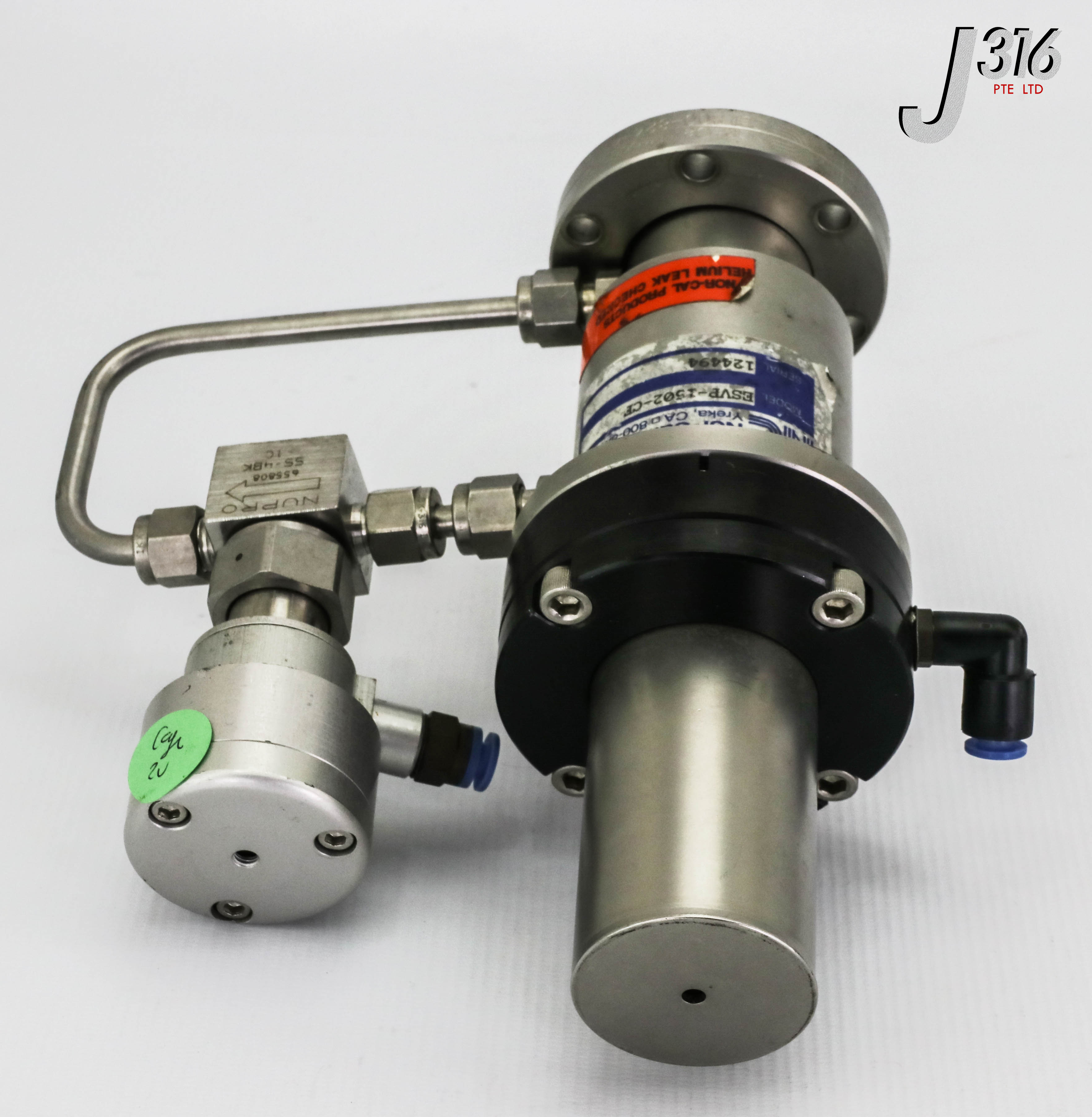 13860 NOR-CAL PNEUMATIC ANGLE VALVE W/SS-4BK-1C VALVE ESVP-1502-CF ...