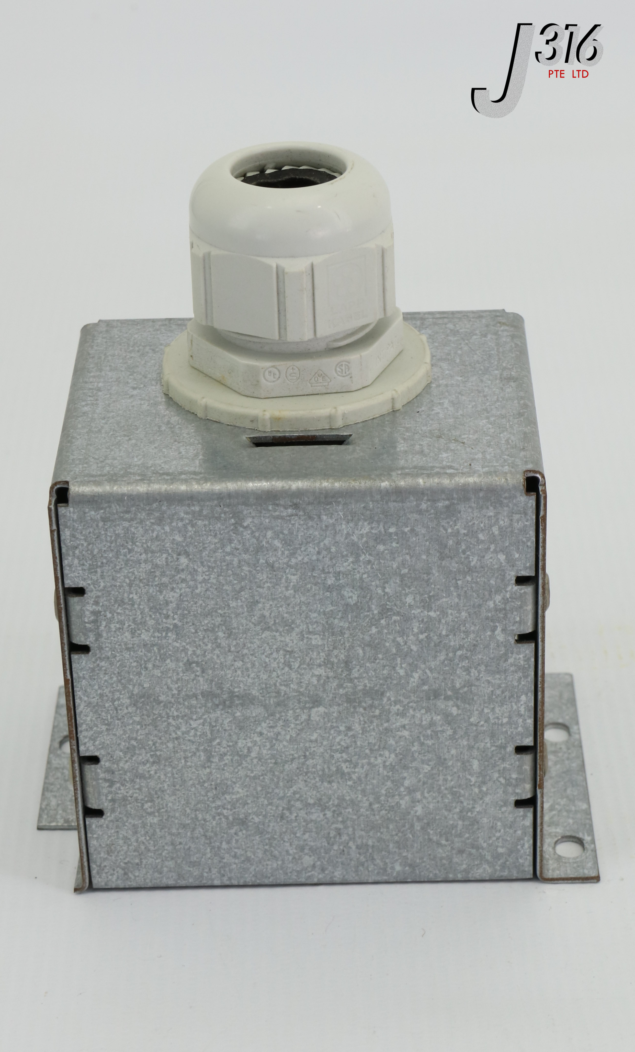 20045 ADVANCED ENERGY RF CABLE GUARD BRACKET, PG 21 2103278-00 ...