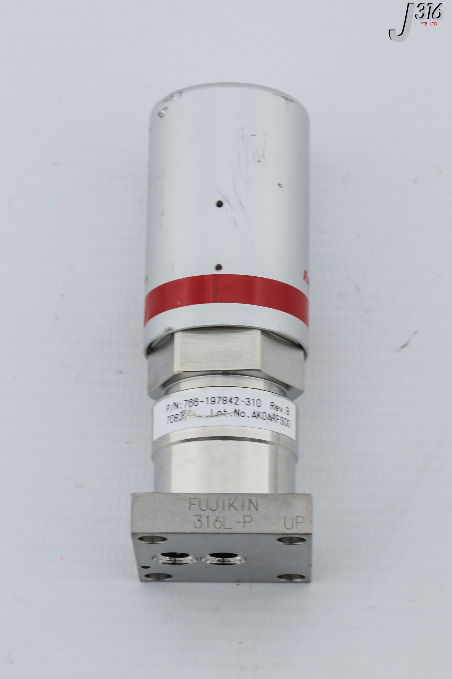 28538 LAM RESEARCH FUJIKIN DIAPHRAGM VALVE, N.C., O.P. 0.5-0.6 MPA 766 ...