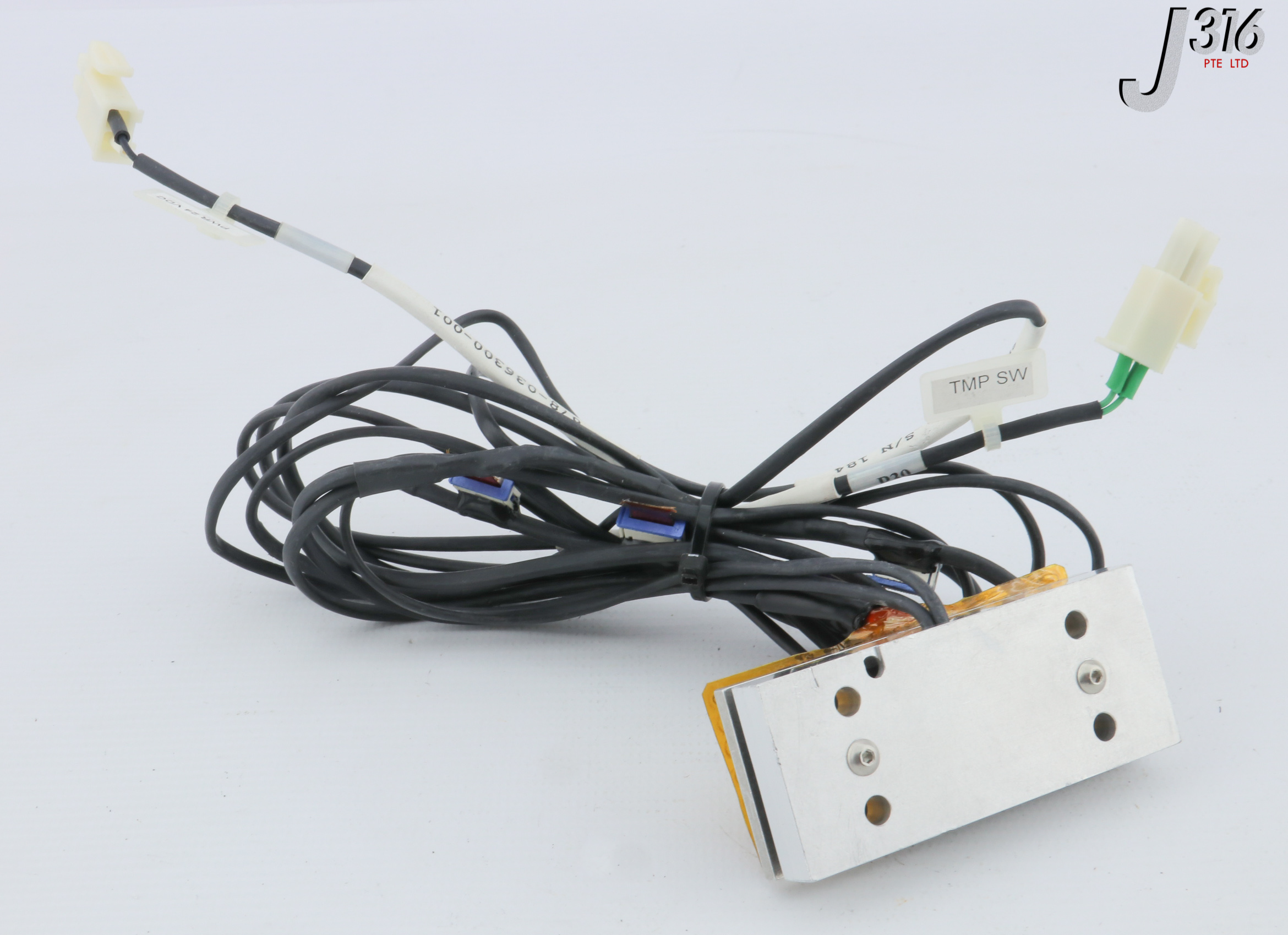 28690 LAM RESEARCH TEMP CONTROLLER SW 678-036300-001 – J316Gallery