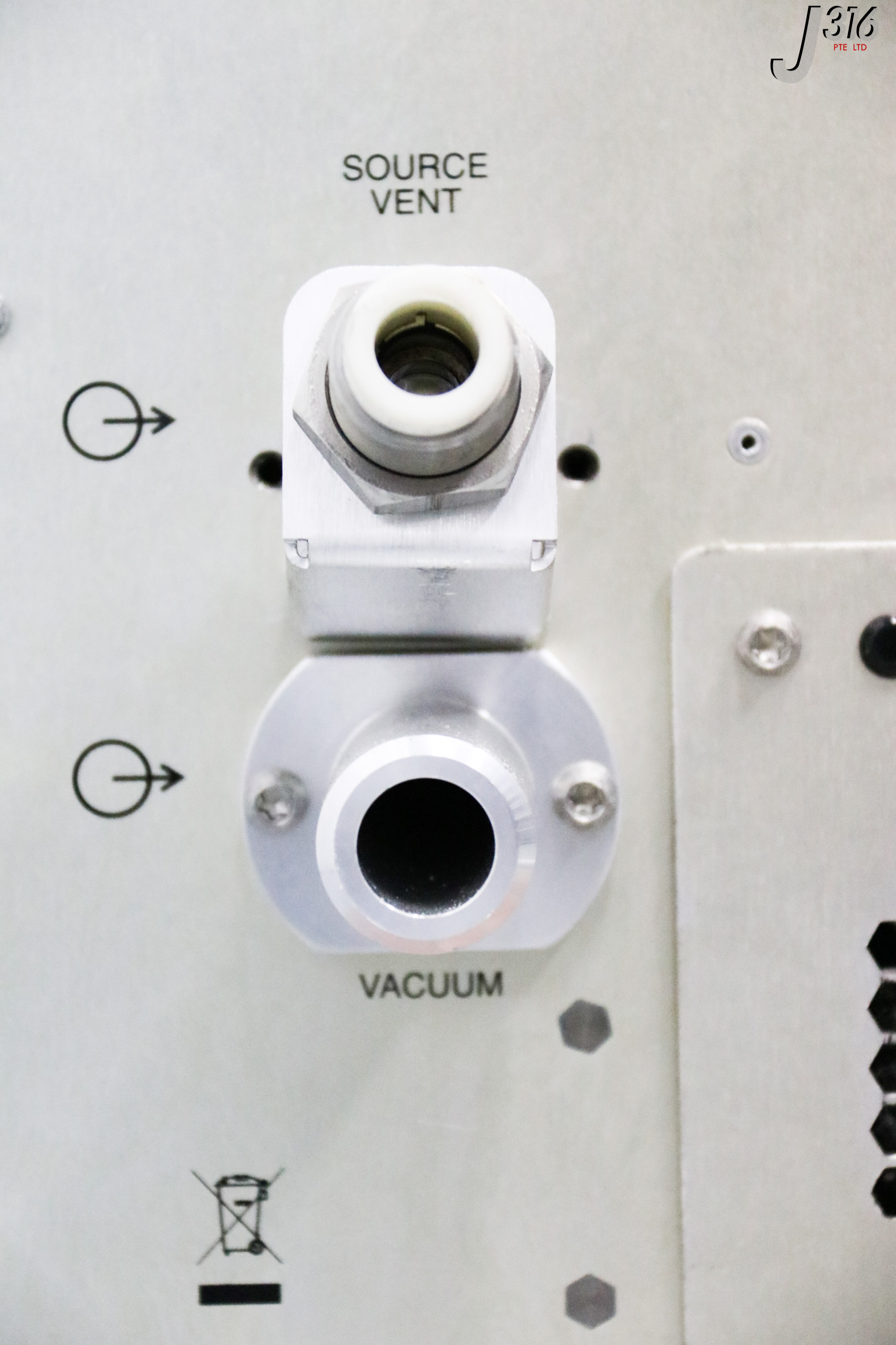 32886 WATERS 3100 MASS DETECTOR 186031000 – J316Gallery