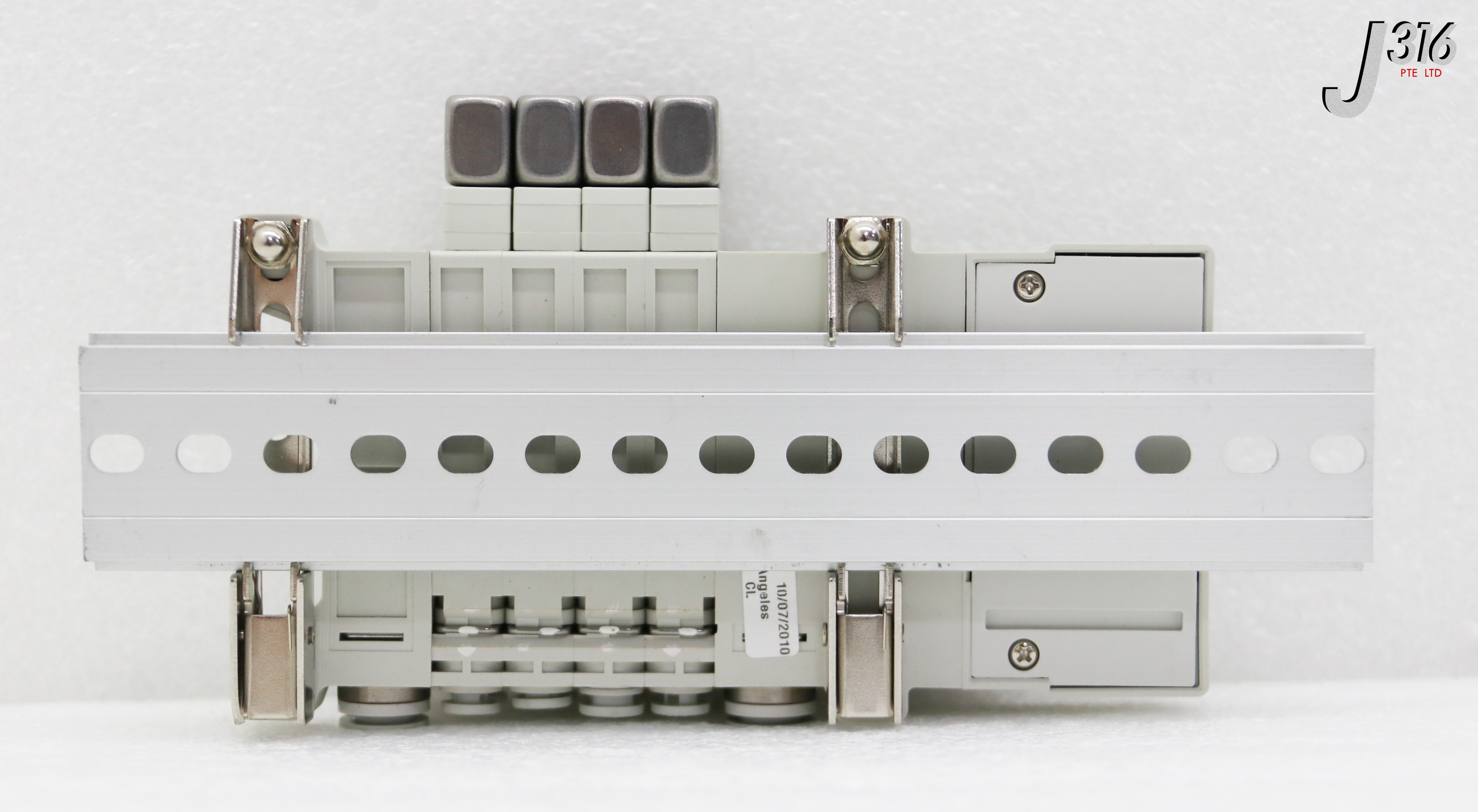 35480 SMC 4-SLOT PNEUMATIC MANIFOLD (NEW) VV5QC11-04-DAL00312 – J316Gallery