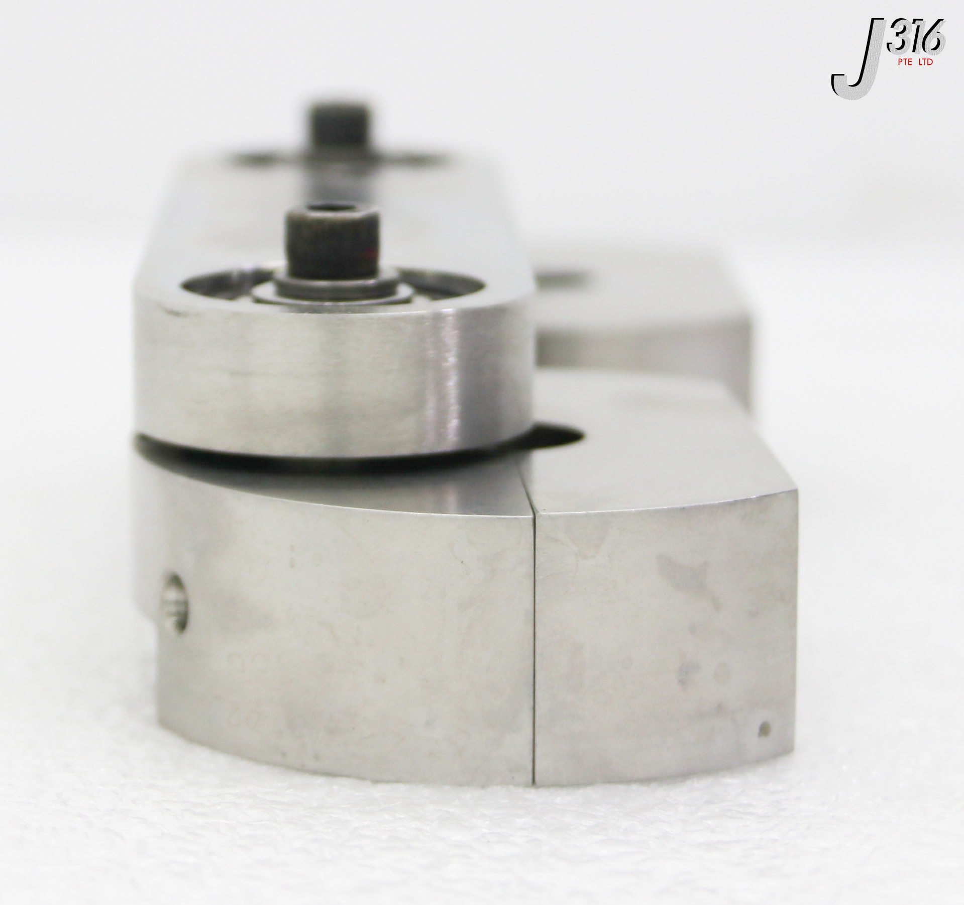 36190 APPLIED MATERIALS COUPLER 4 BAR LINKAGE SHUTTER LINKAGE W/ CLAMP ...