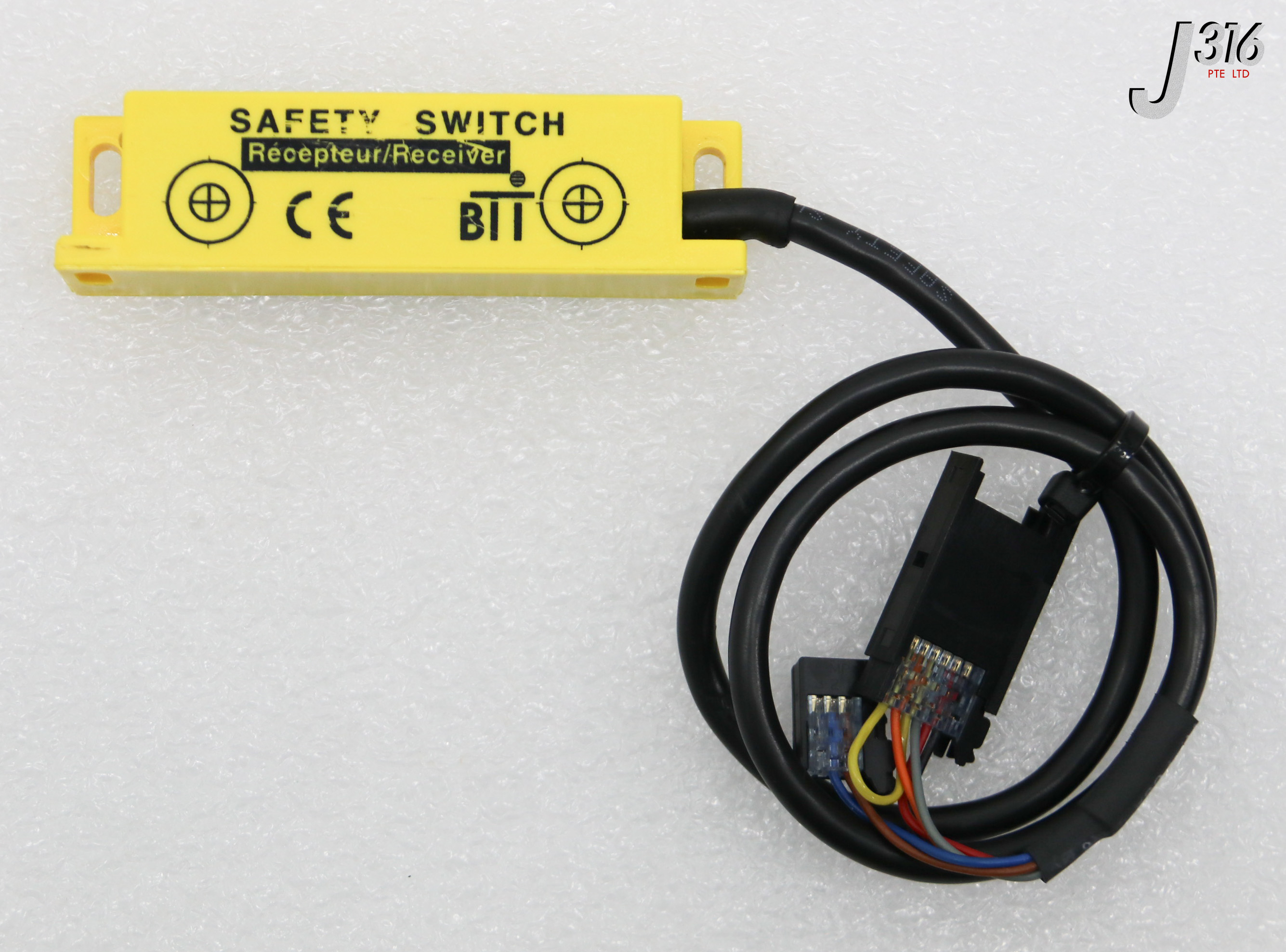 37719 BTI SAFETY SWITCH RECEIVER W/ TRANSMITTER AMX AMX4 – J316Gallery