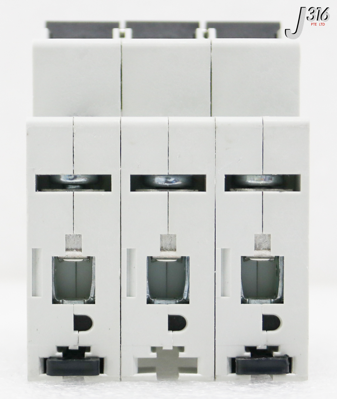 38621 MOELLER MCB 400V 415V (NEW) FAZ-C40/3 – J316Gallery