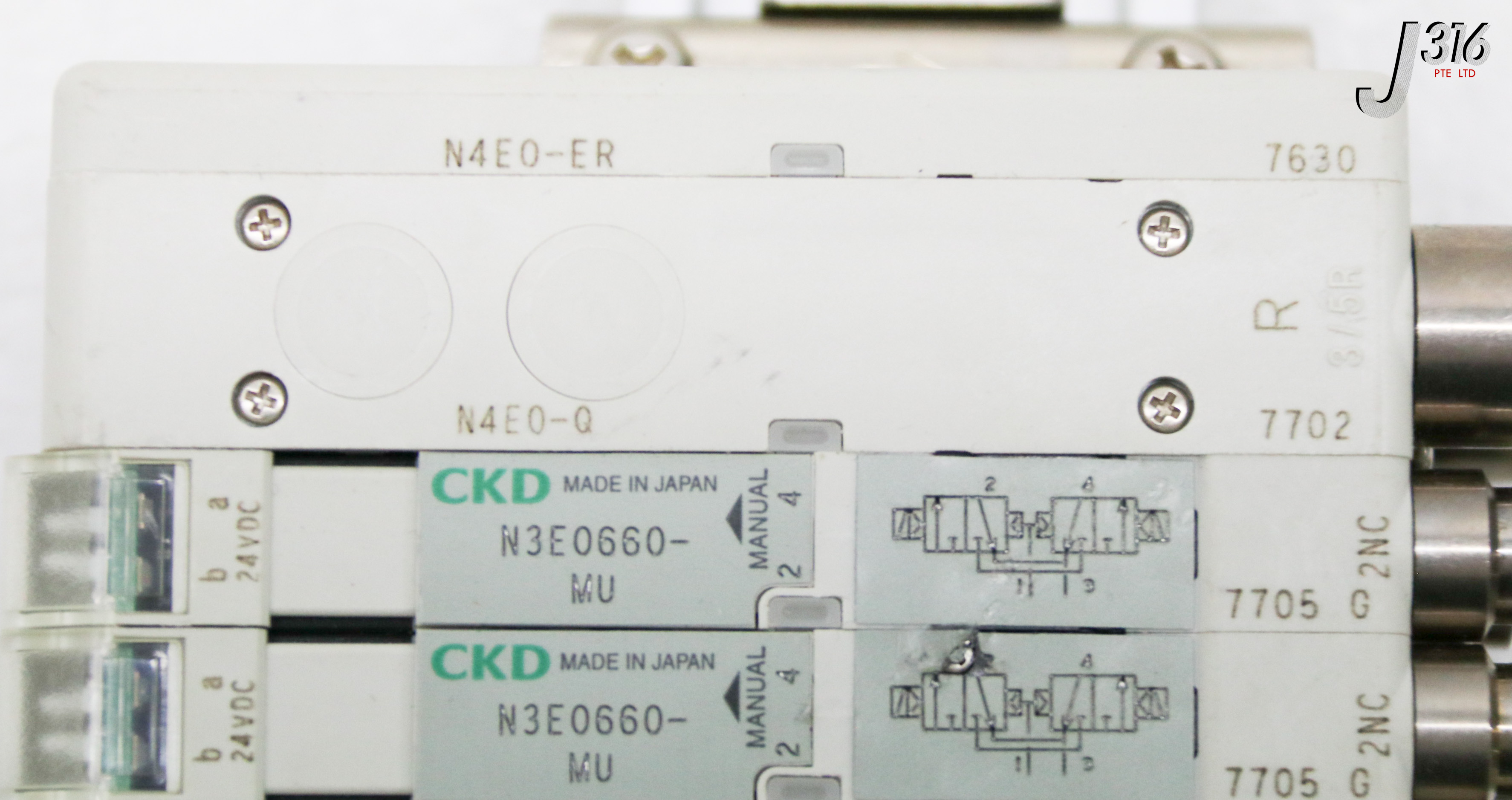 38882 CKD 8-SLOT MANIFOLD VALVES , N3E0660-MU(4) , N4E010-MU(2 ...